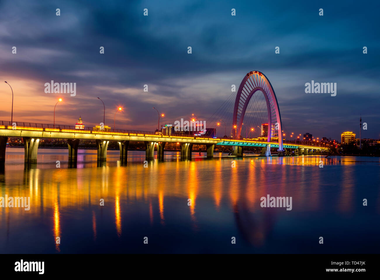 Yunfei hi-res stock photography and images - Alamy