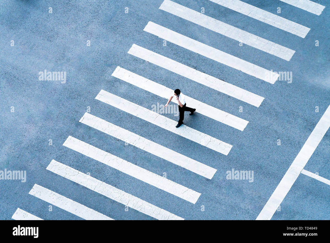 Pedestrian crossing work worker road hi-res stock photography and ...