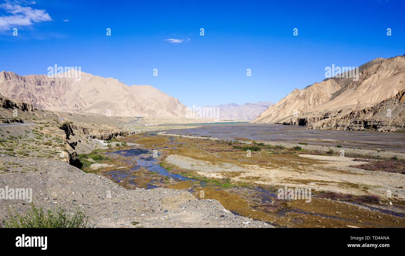 Qinghai-Tibet Plateau, Qinghai-Tibet Highway (Qinghai-Tibet Line) 109 ...