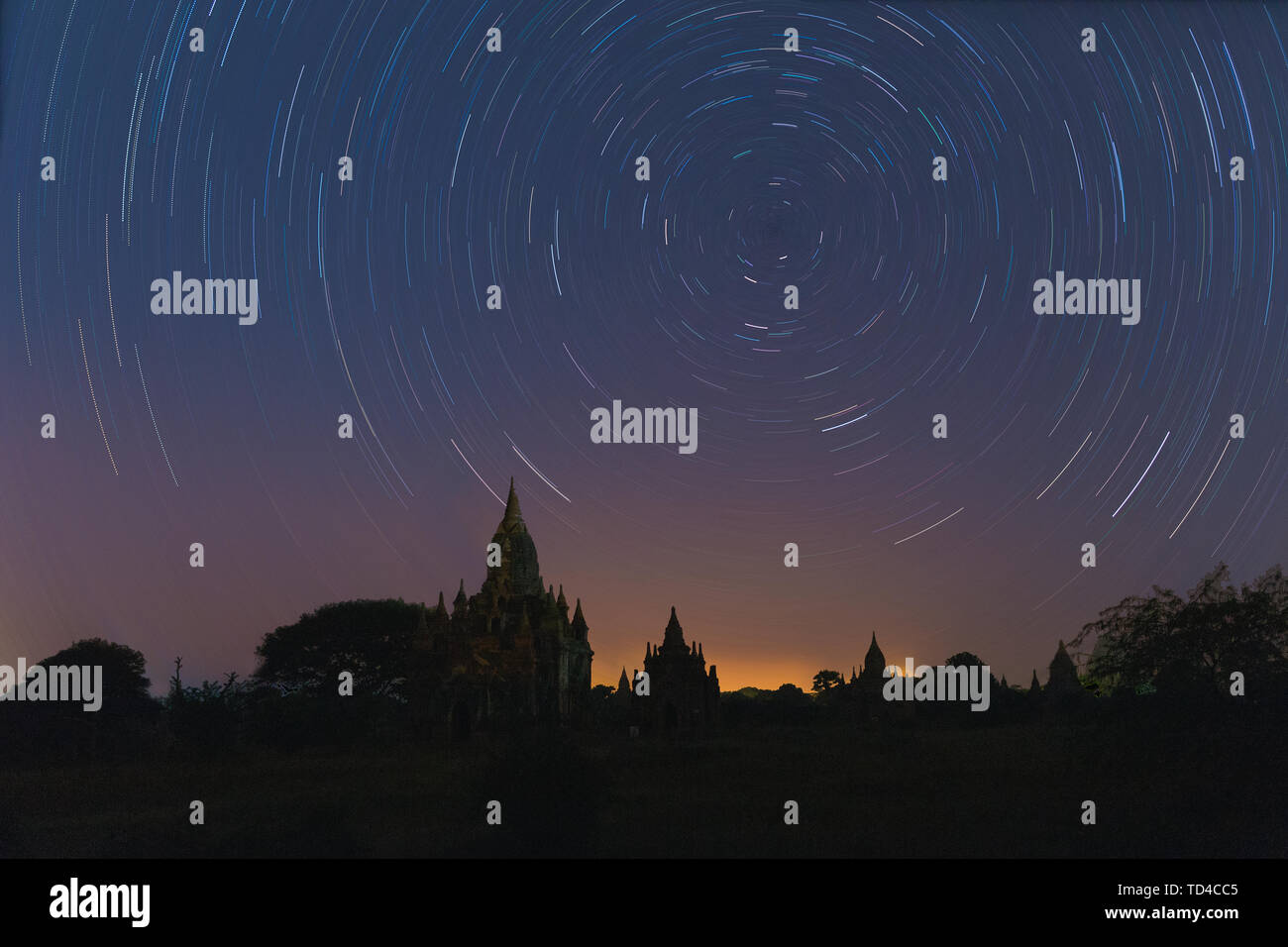 Old bagan starry sky hi-res stock photography and images - Alamy