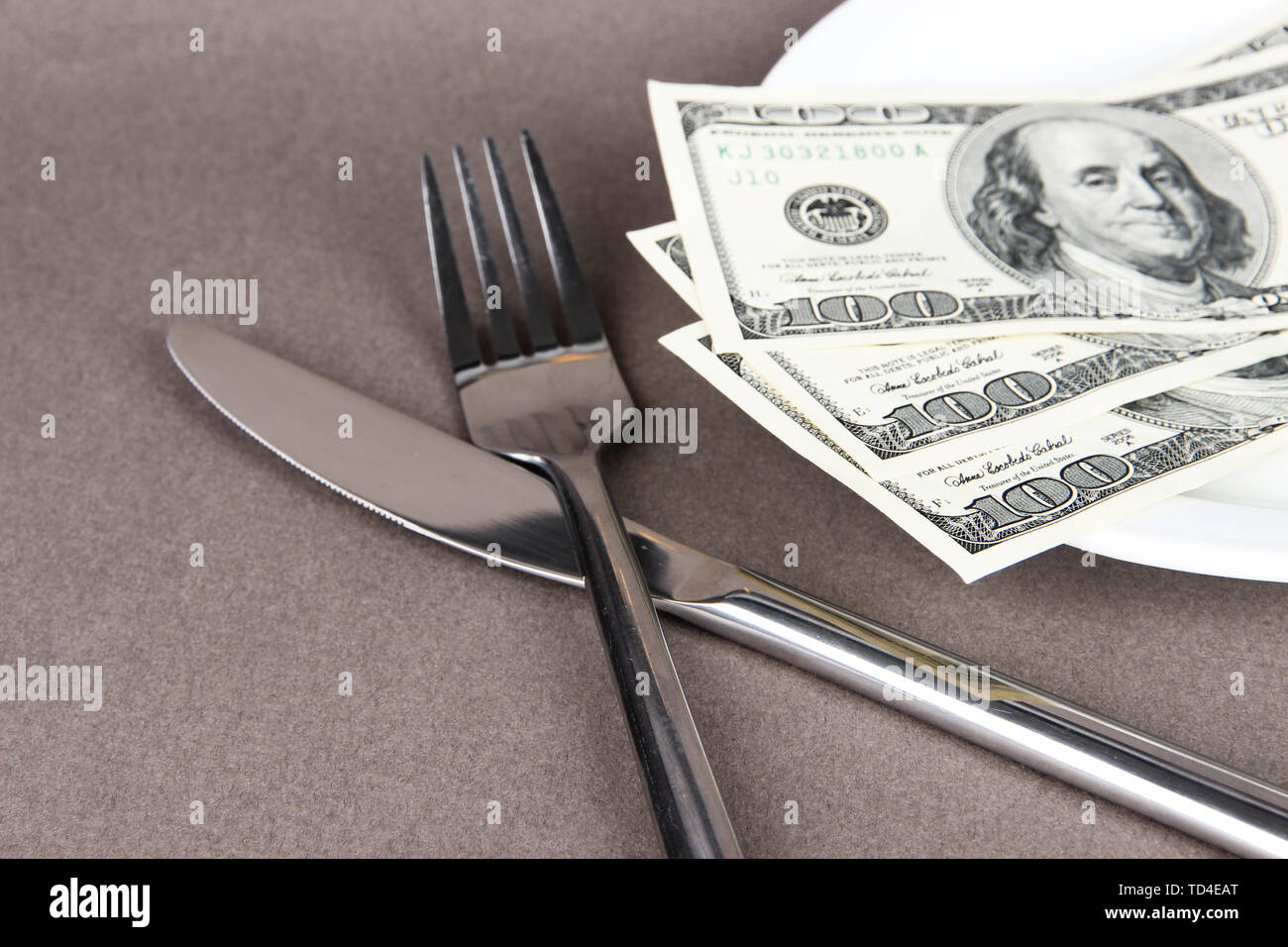 Table setting plate knife check hi-res stock photography and images - Alamy