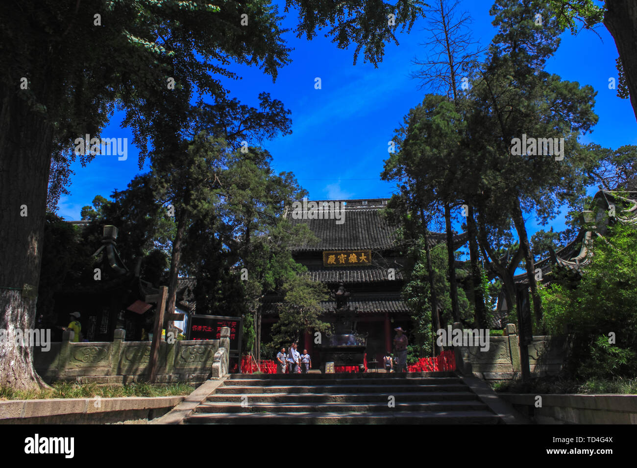 Yangzhou temple hi-res stock photography and images - Alamy