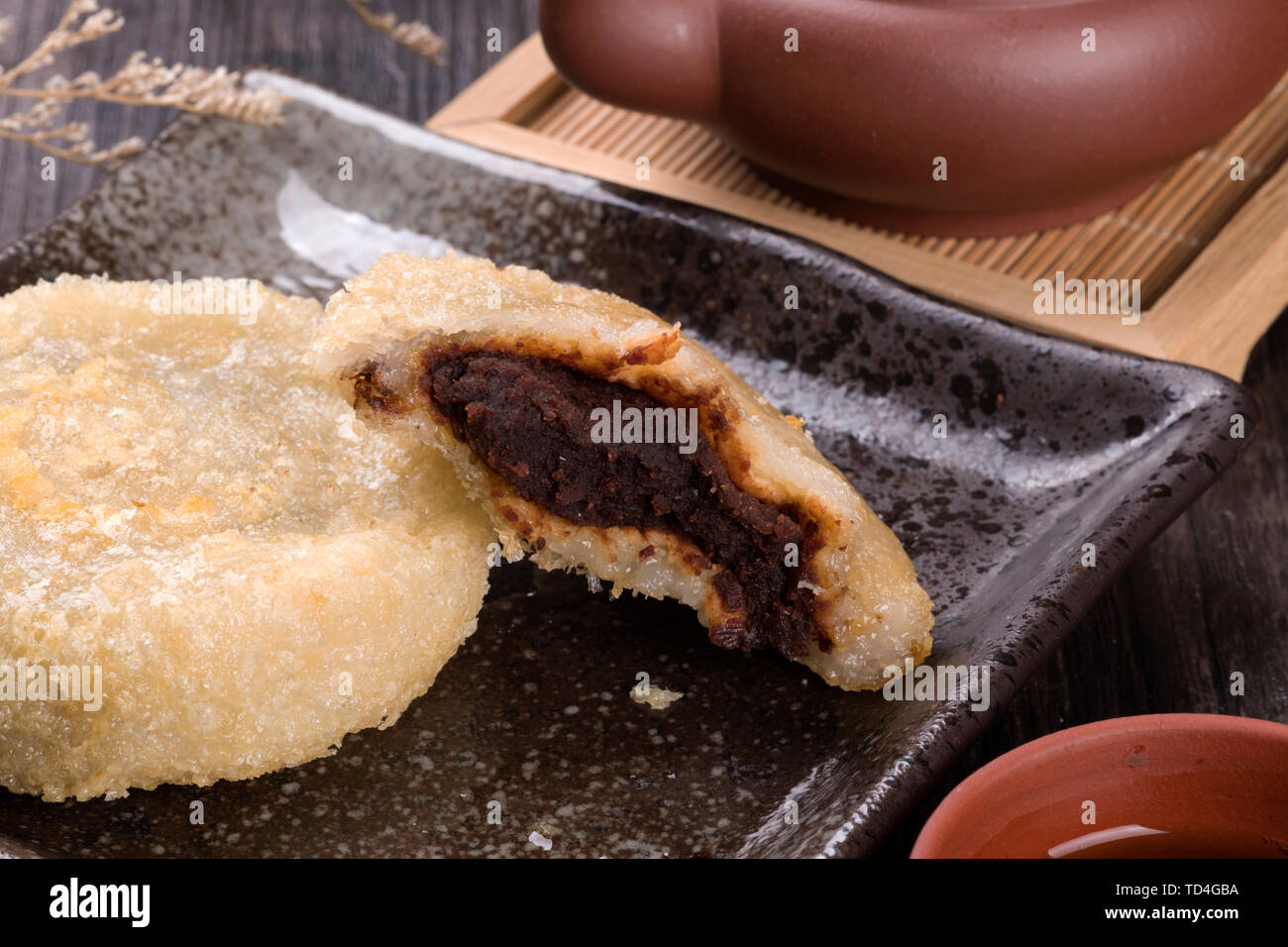 Ear to ear fried cake hi-res stock photography and images - Alamy