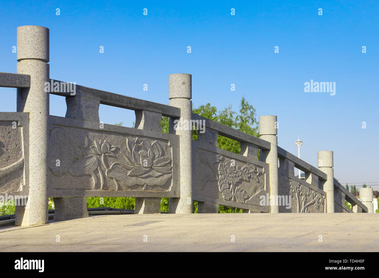 Stone bridge railing hi-res stock photography and images - Alamy