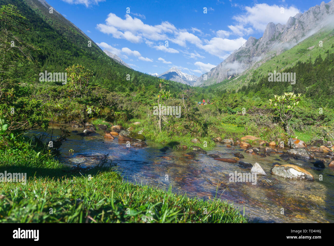 Gonga Snow Mountain Ring Line hikes scenery along the way Stock Photo ...
