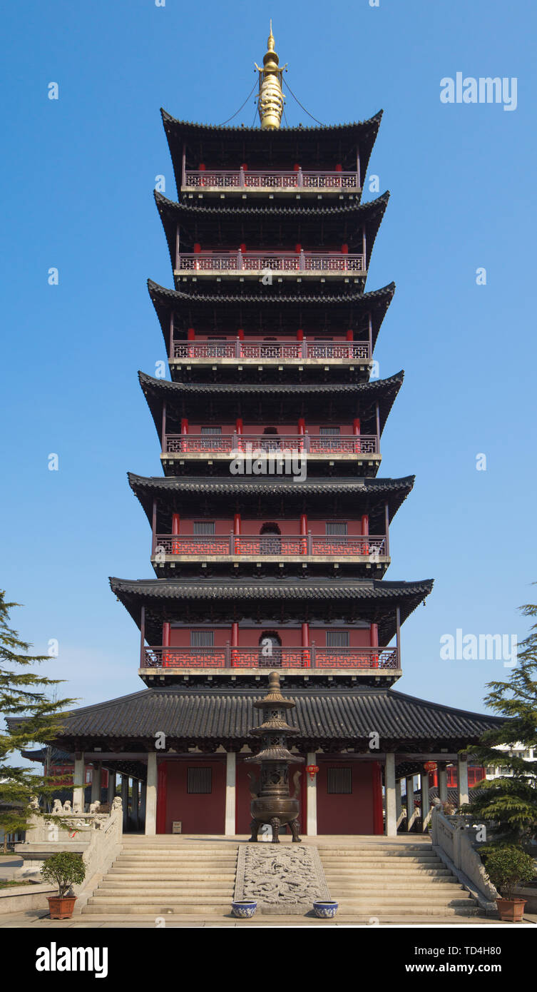 Bacheng Old Street continues the architectural style of the Qing ...