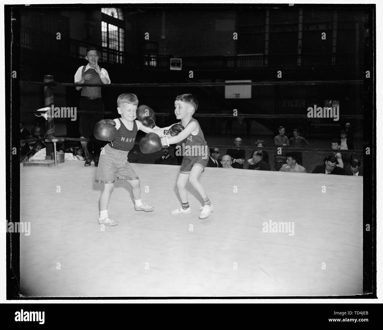 Navy boxing hi-res stock photography and images - Alamy