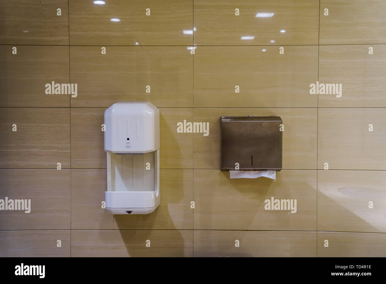 Dry cell phones Stock Photo - Alamy