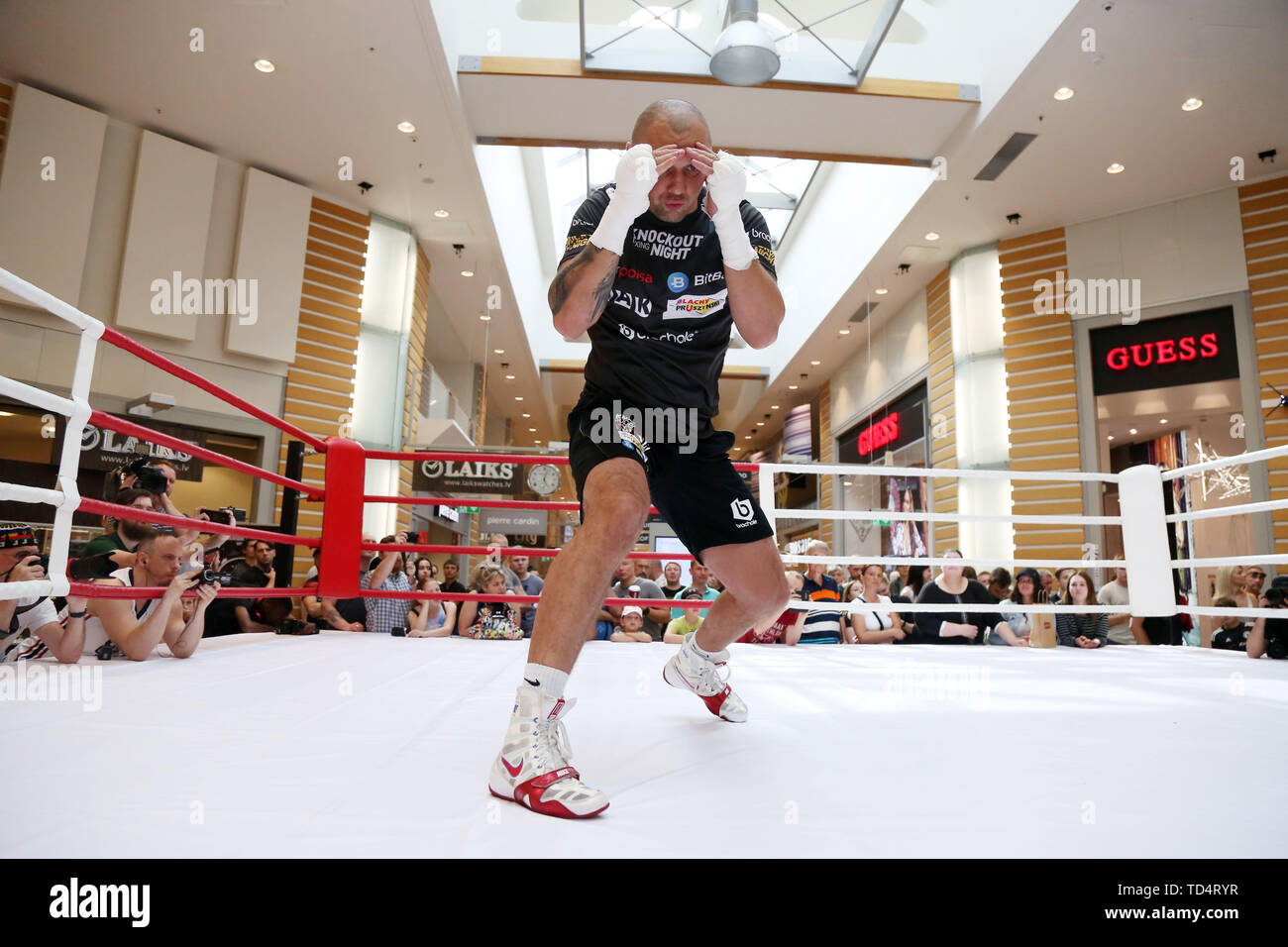 World boxing super series hi-res stock photography and images - Alamy