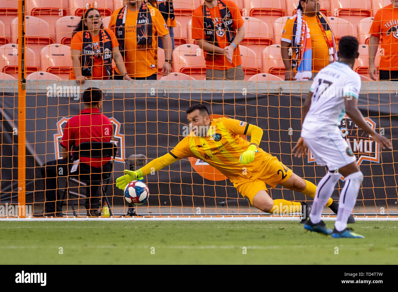Houston, Texas, USA. 11th June, 2019. Austin Bold FC goalkeeper Diego ...