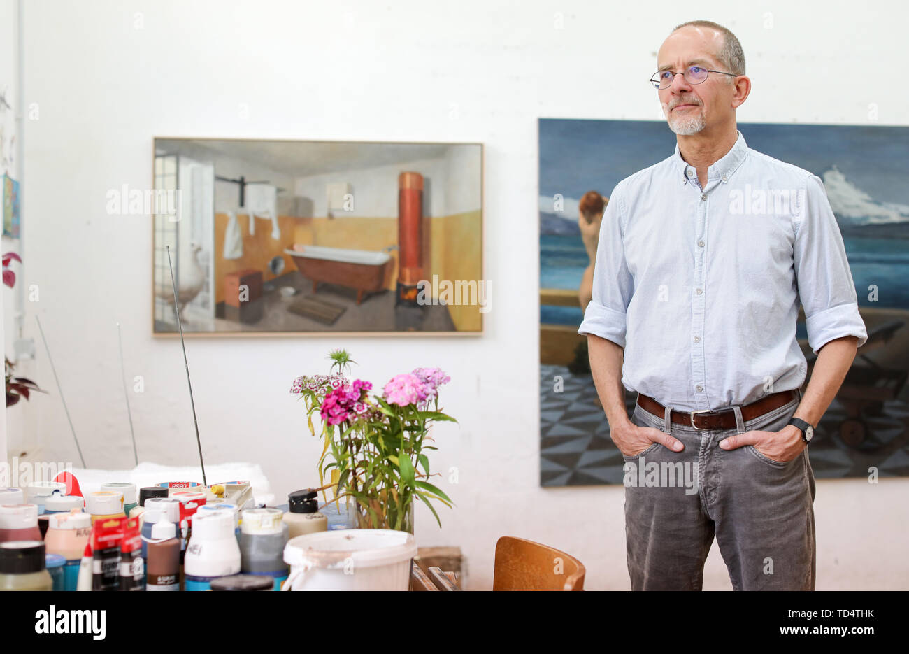 Controversial artist hi-res stock photography and images - Alamy