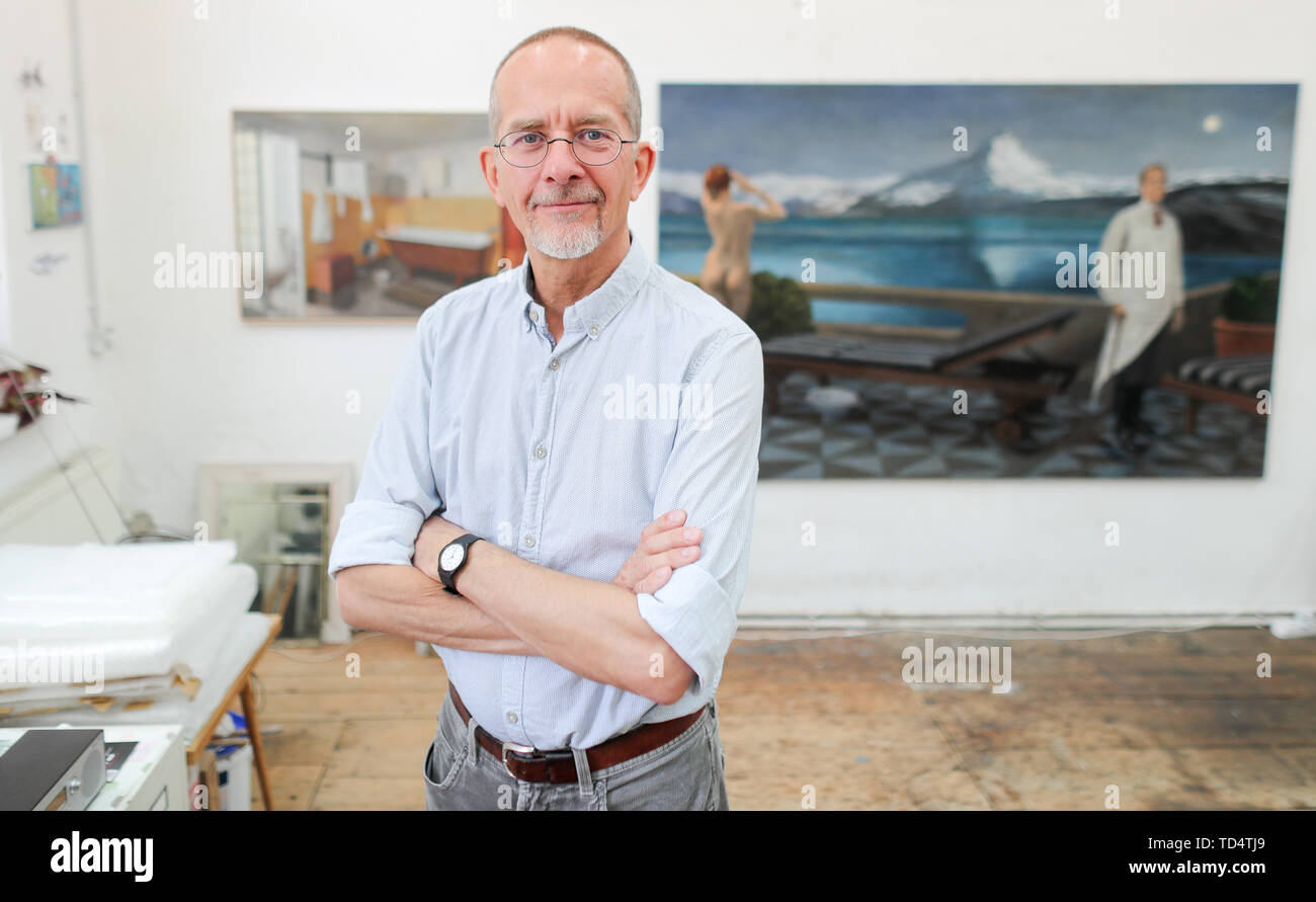 11 June 2019, Saxony, Leipzig: The painter Axel Krause stands in his ...