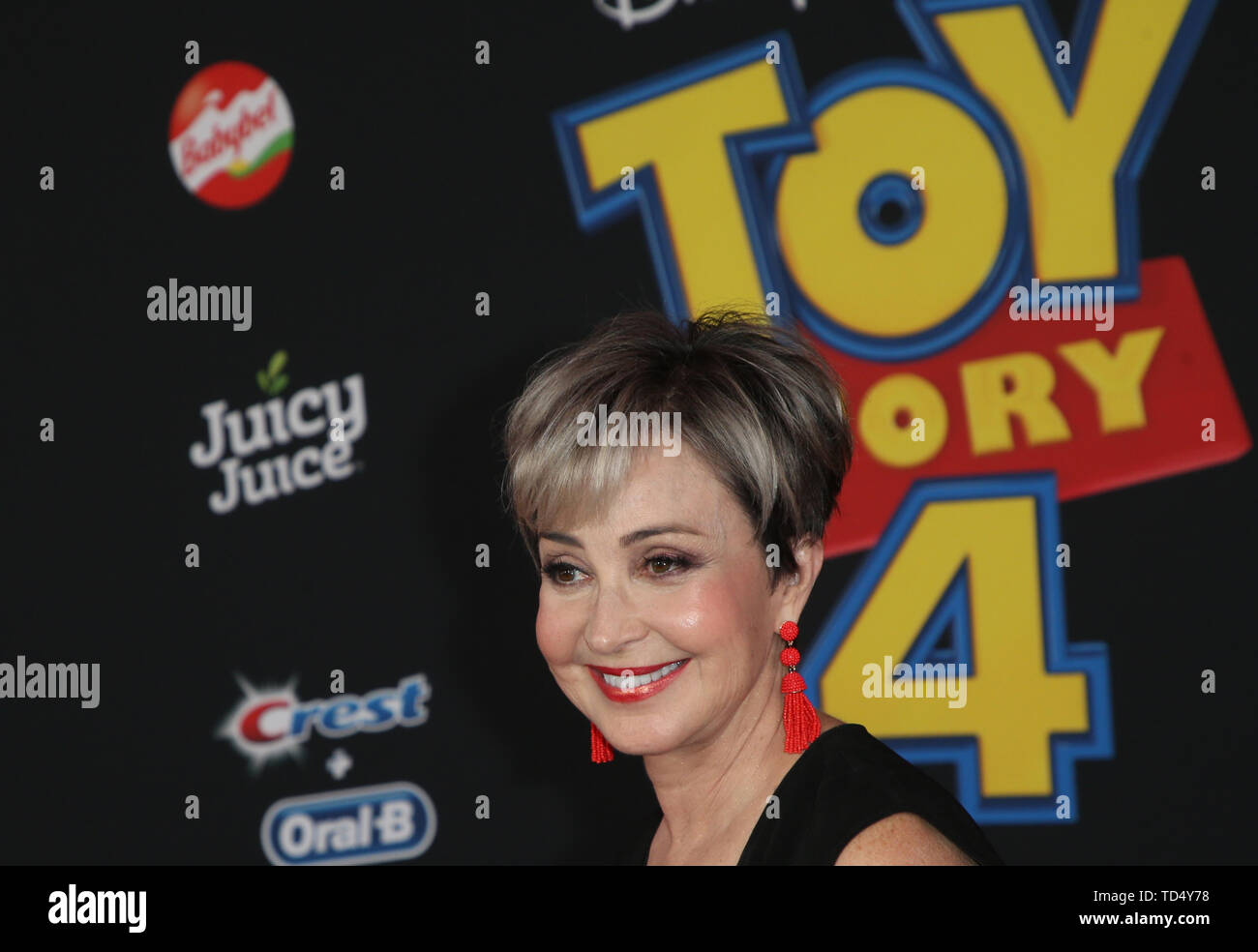 HOLLYWOOD, CA - JUNE 11: Annie Potts, at The Premiere Of Disney And ...