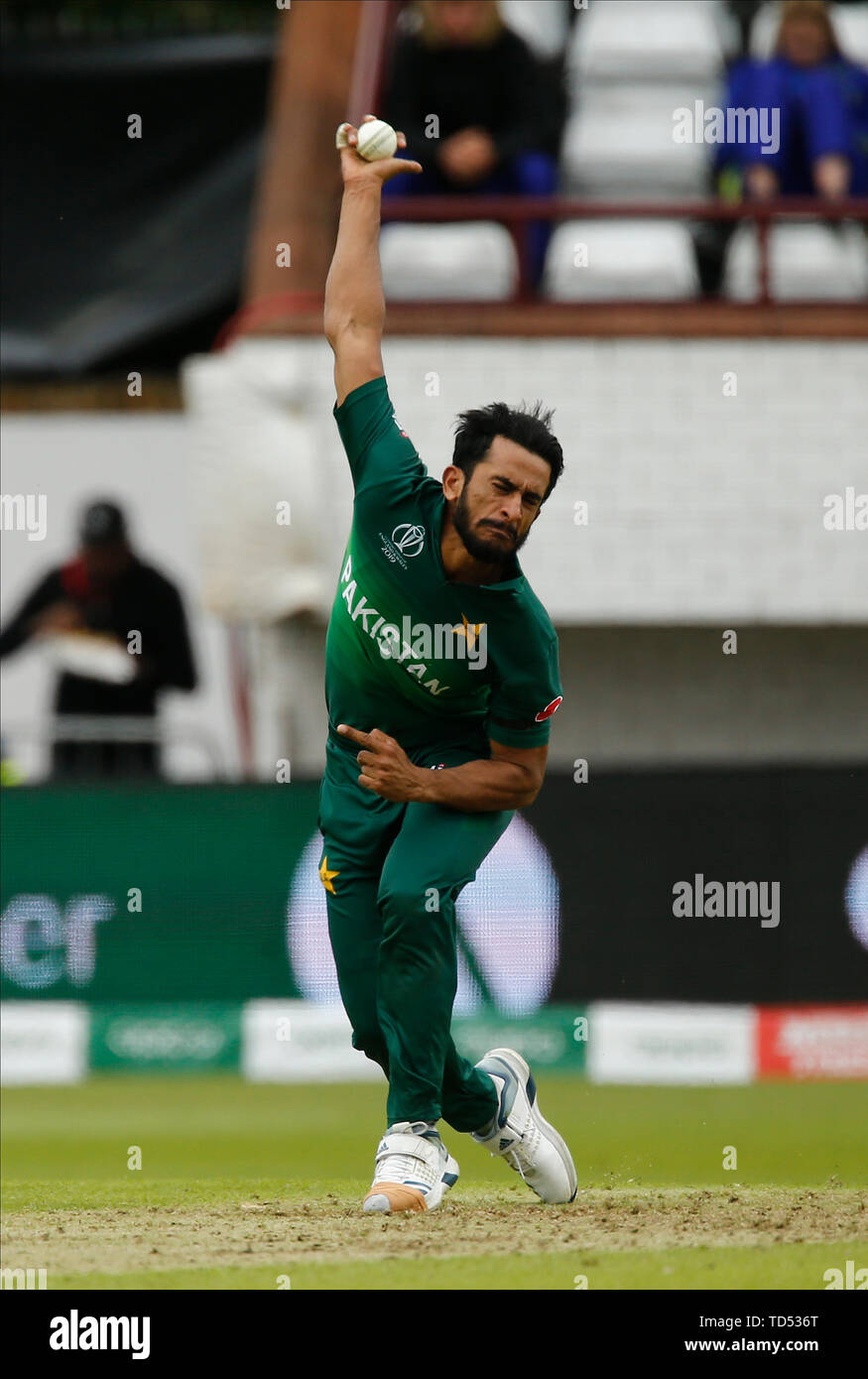 Hasan ali cricket hi-res stock photography and images - Alamy