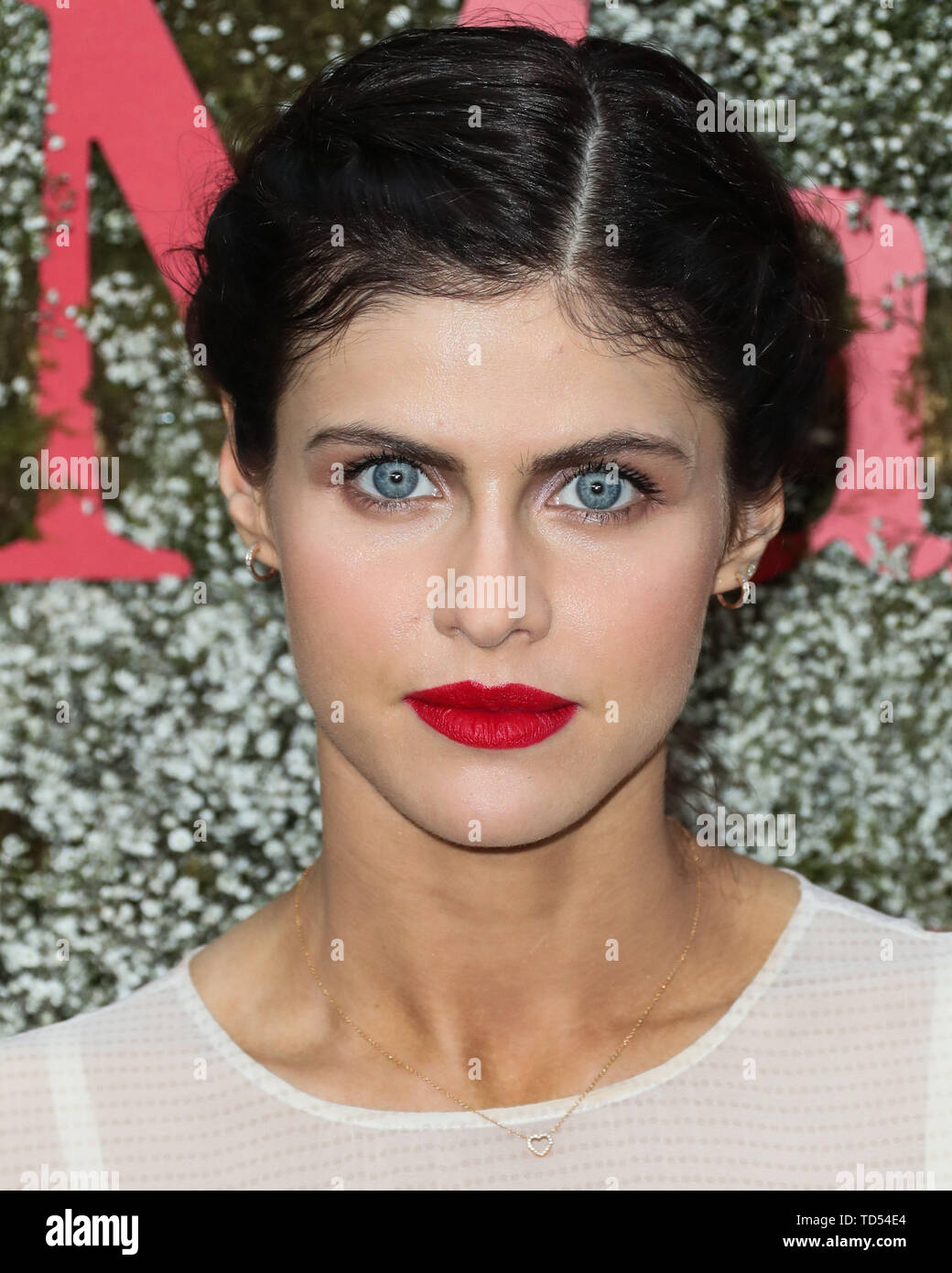 Alexandra Daddario Eyes Color