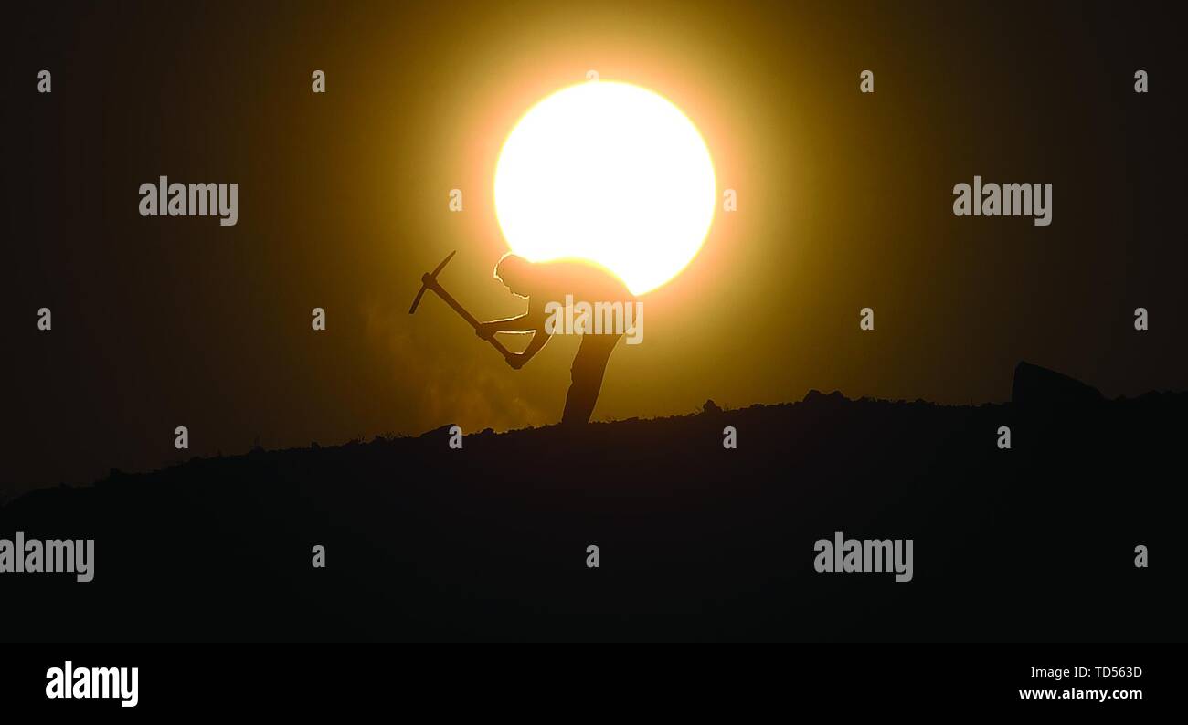 50 degrees temperature hi-res stock photography and images - Alamy