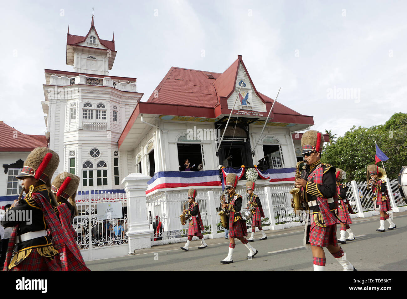 Cavite Province, Philippines. 12th June, 2019. Members of a band ...