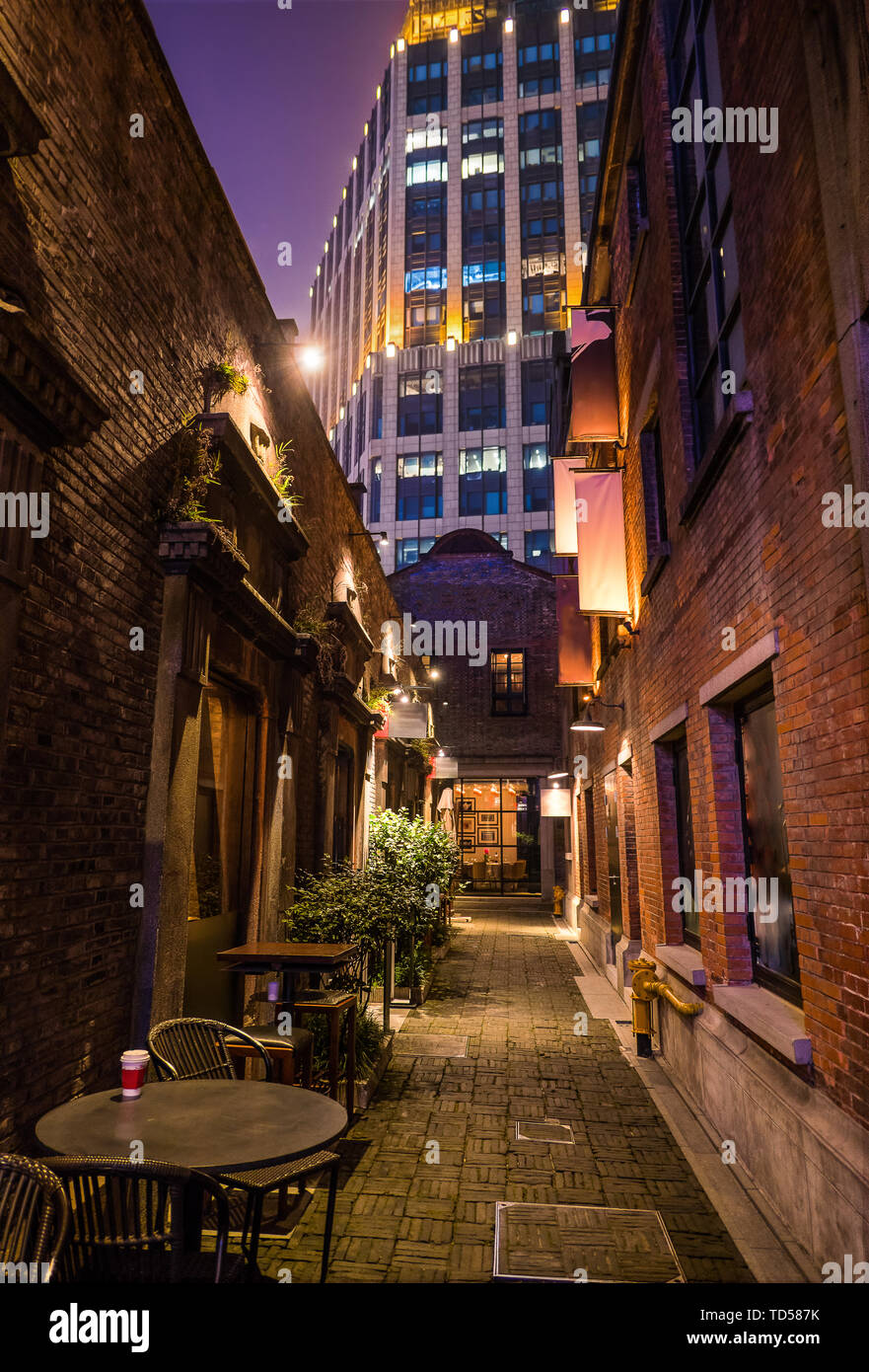 Sky and road narrow buildings xintiandi hi-res stock photography and ...