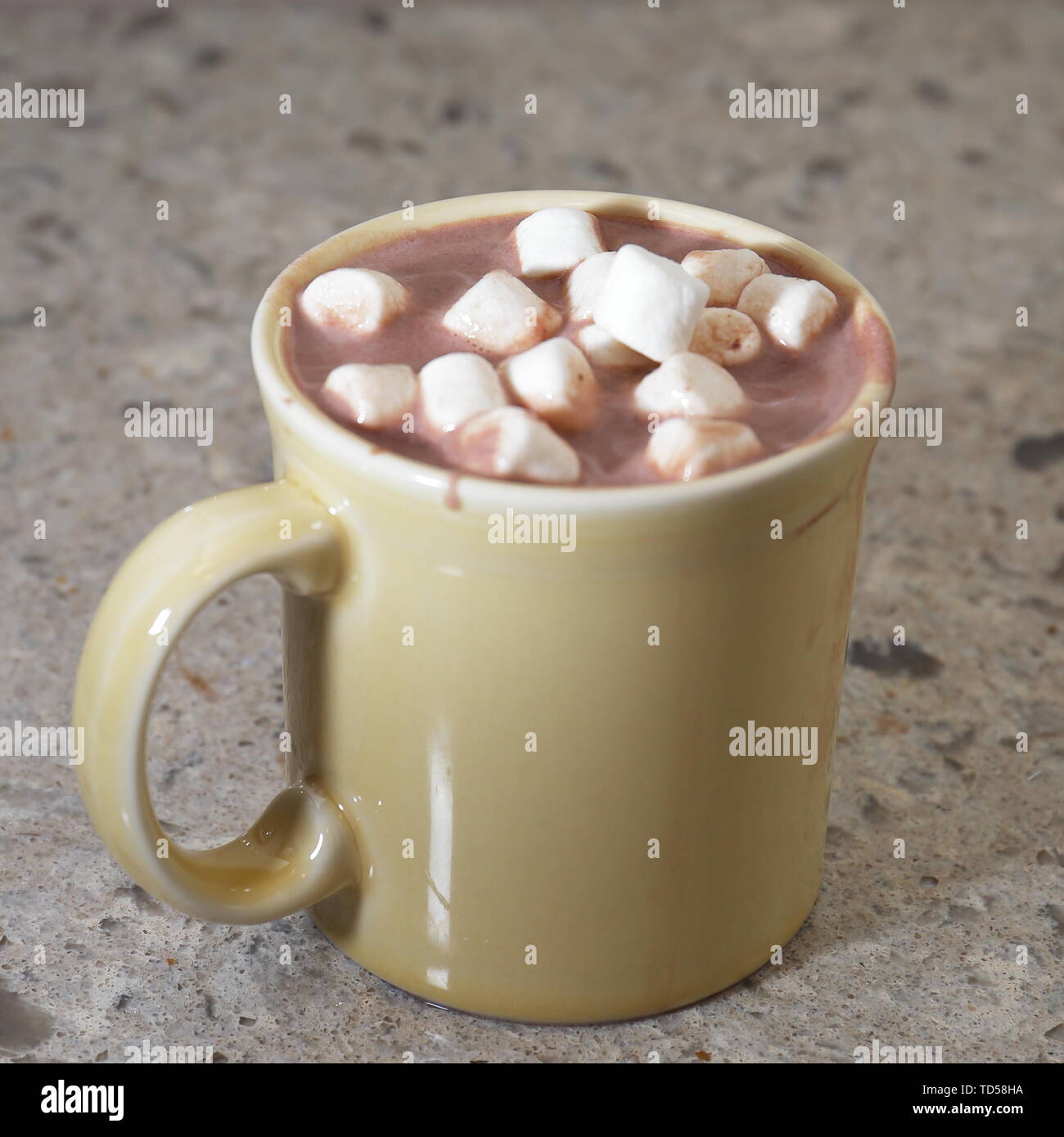 Hot food counter hi-res stock photography and images - Alamy