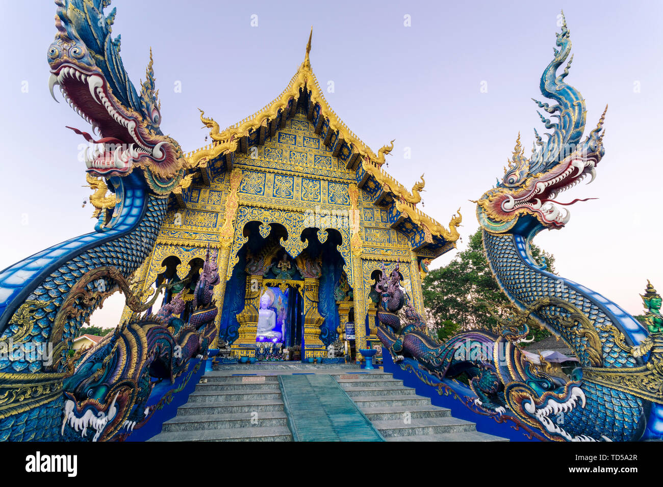 Exterior view of Wat Rong Suea Ten (Blue Temple) in Chiang Rai ...