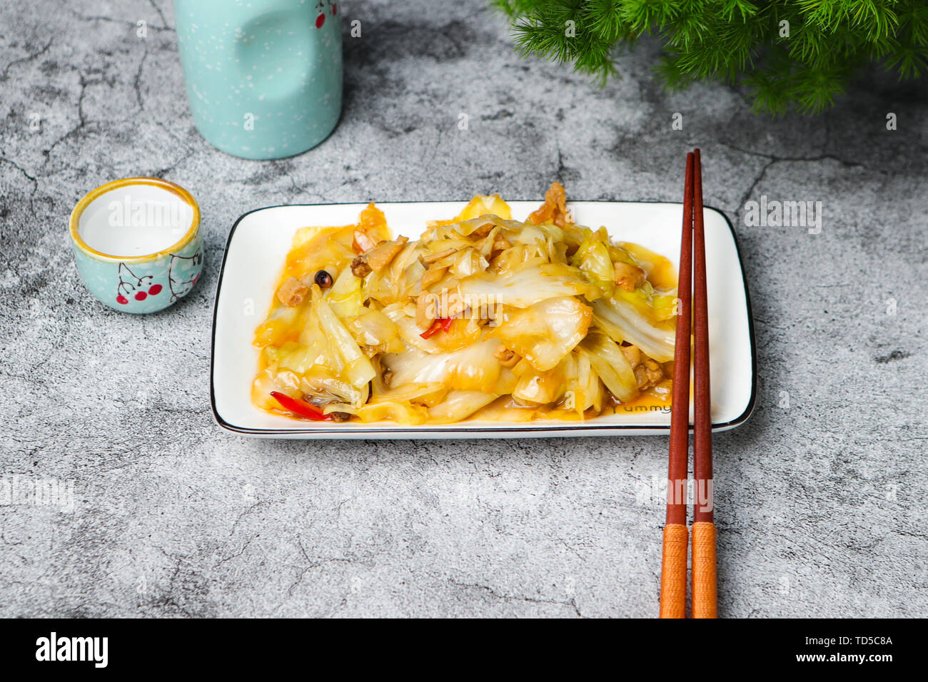Hand torn cabbage hi-res stock photography and images - Alamy