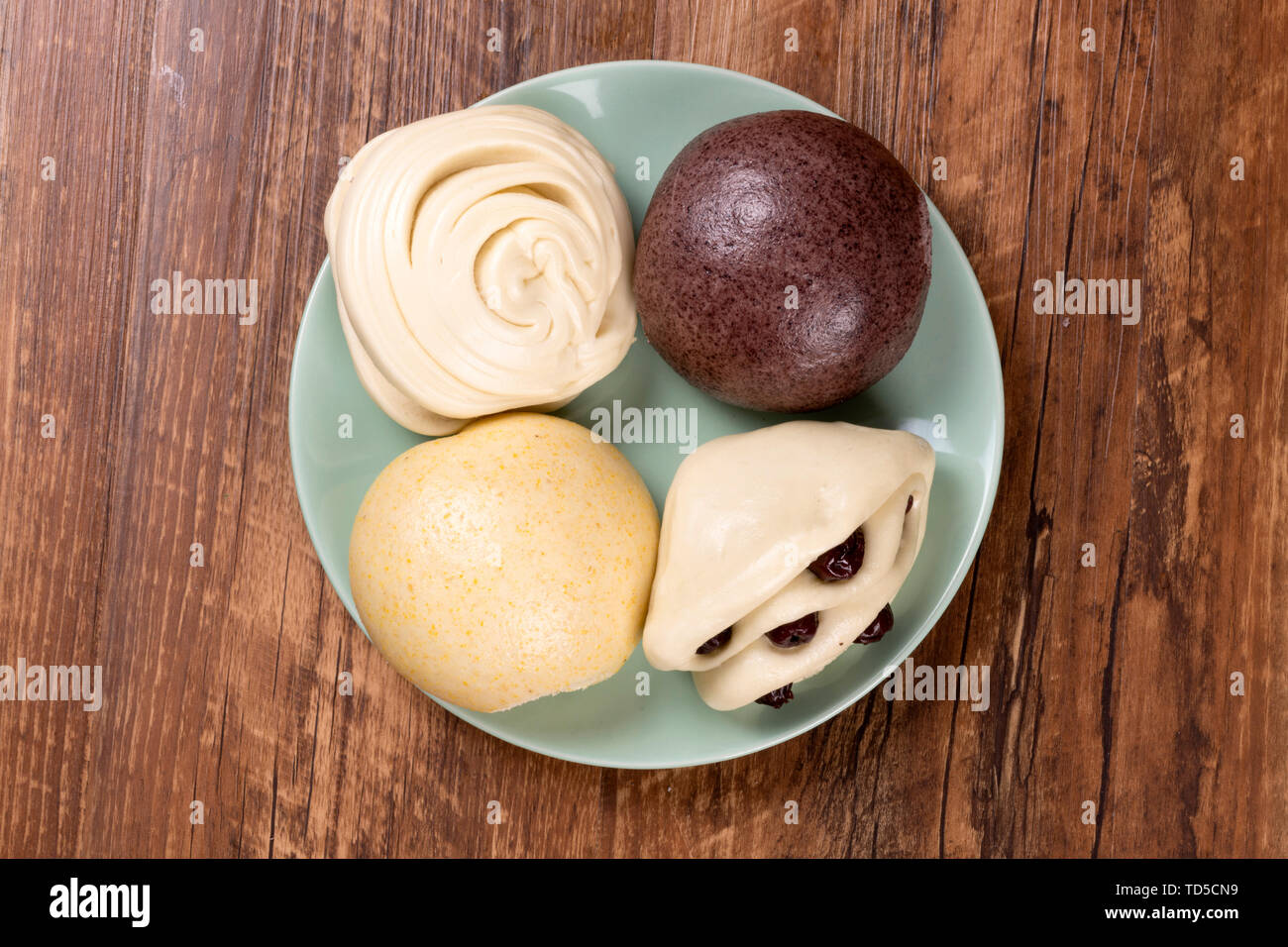 Large steamed buns hi-res stock photography and images - Alamy