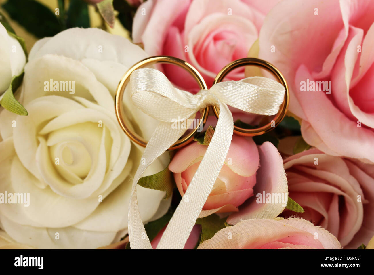 Silver ring tied with ribbon hi-res stock photography and images - Alamy