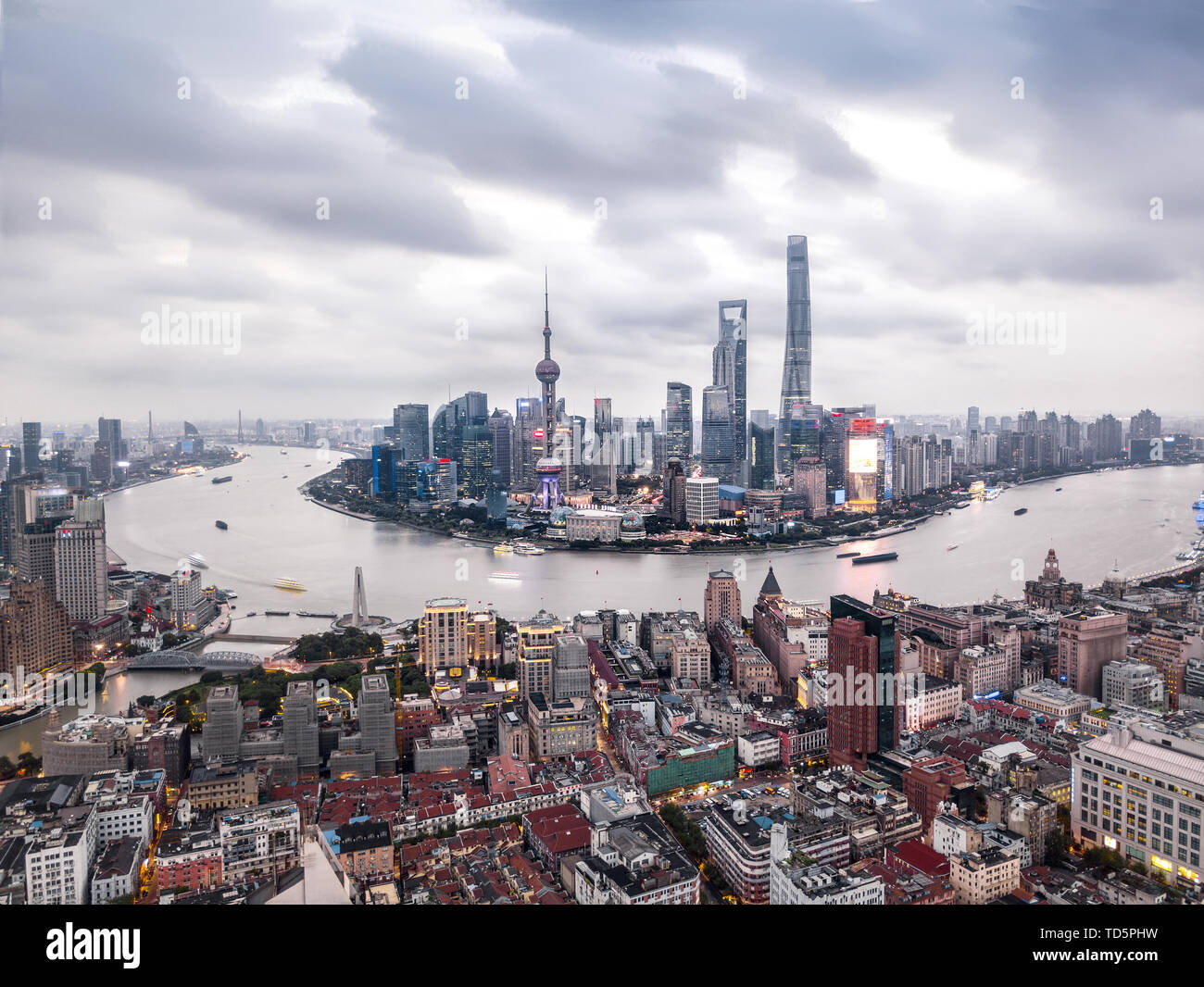 Shanghai most high rise building hi-res stock photography and images ...