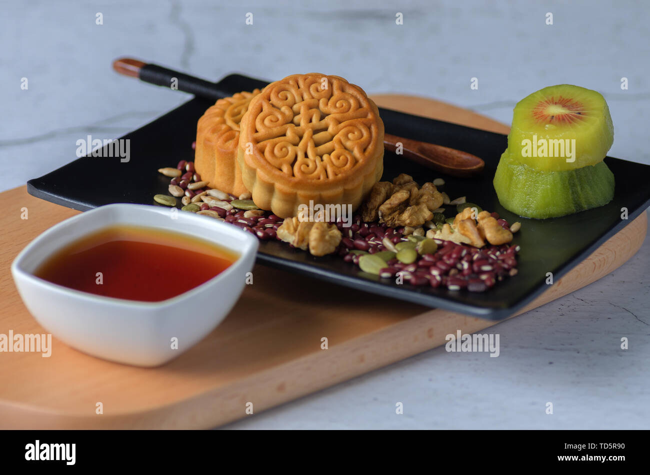 Chinese pastry Mid-Autumn Festival moon cakes Stock Photo - Alamy