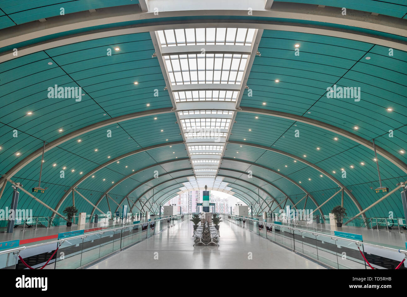 Shanghai Maglev Train Longyang Road Station Platform Stock Photo - Alamy