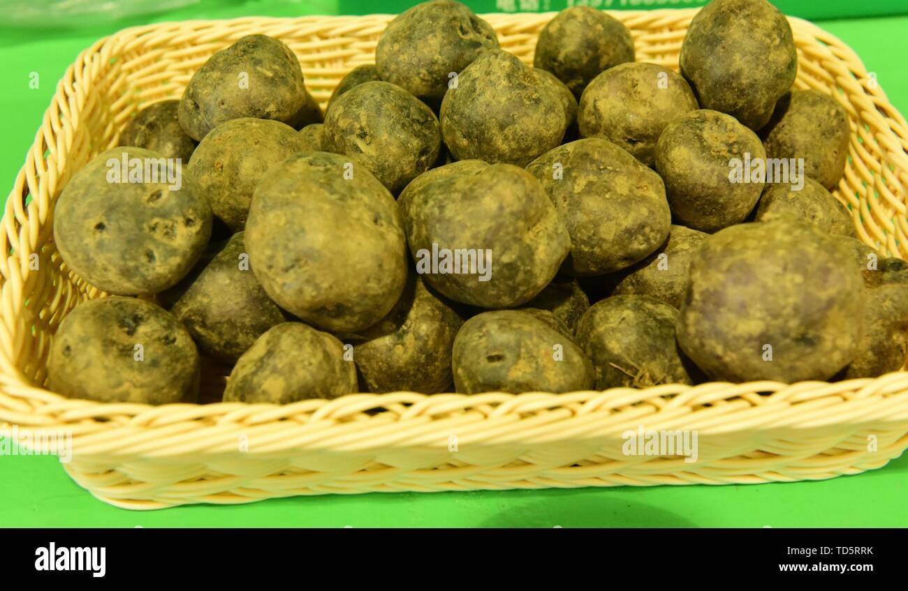 Selenium rich potato hi-res stock photography and images - Alamy