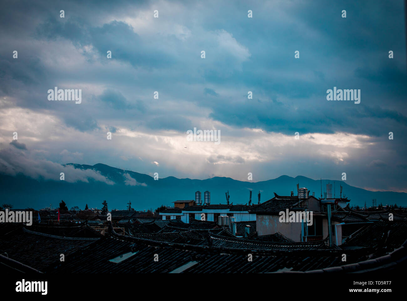 Twilight feel hi-res stock photography and images - Alamy