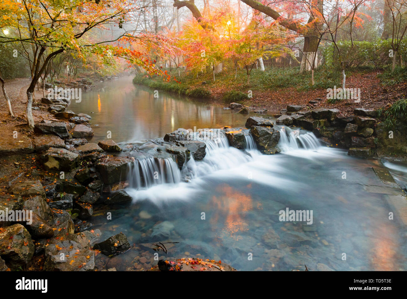 Slow gate hi-res stock photography and images - Alamy