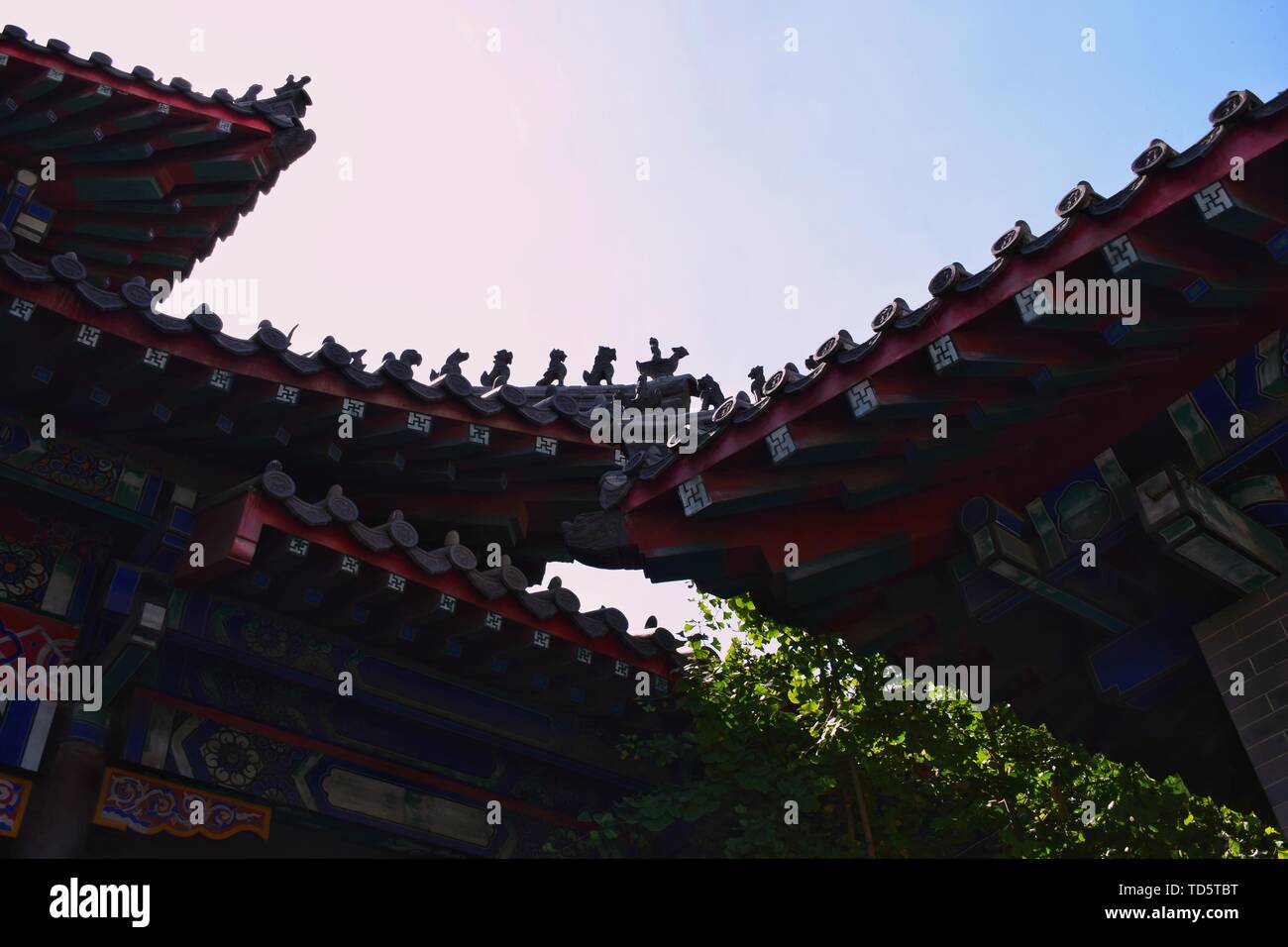 Ancient religious buildings and eaves hi-res stock photography and ...