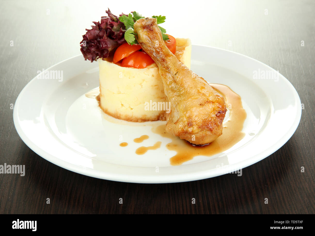Big plate tiny portion hi-res stock photography and images - Alamy