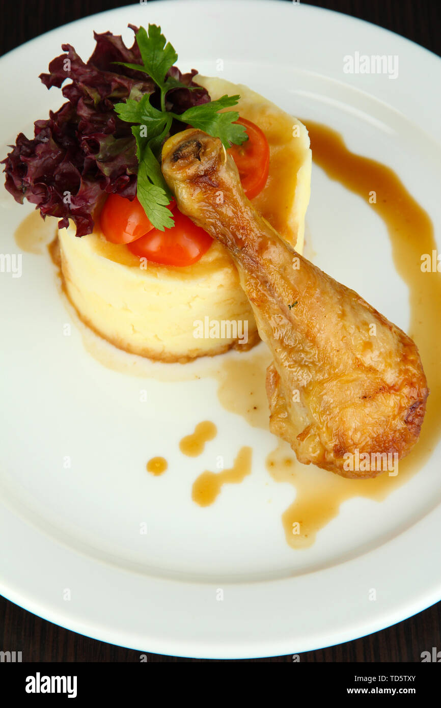 Big plate tiny portion hi-res stock photography and images - Alamy