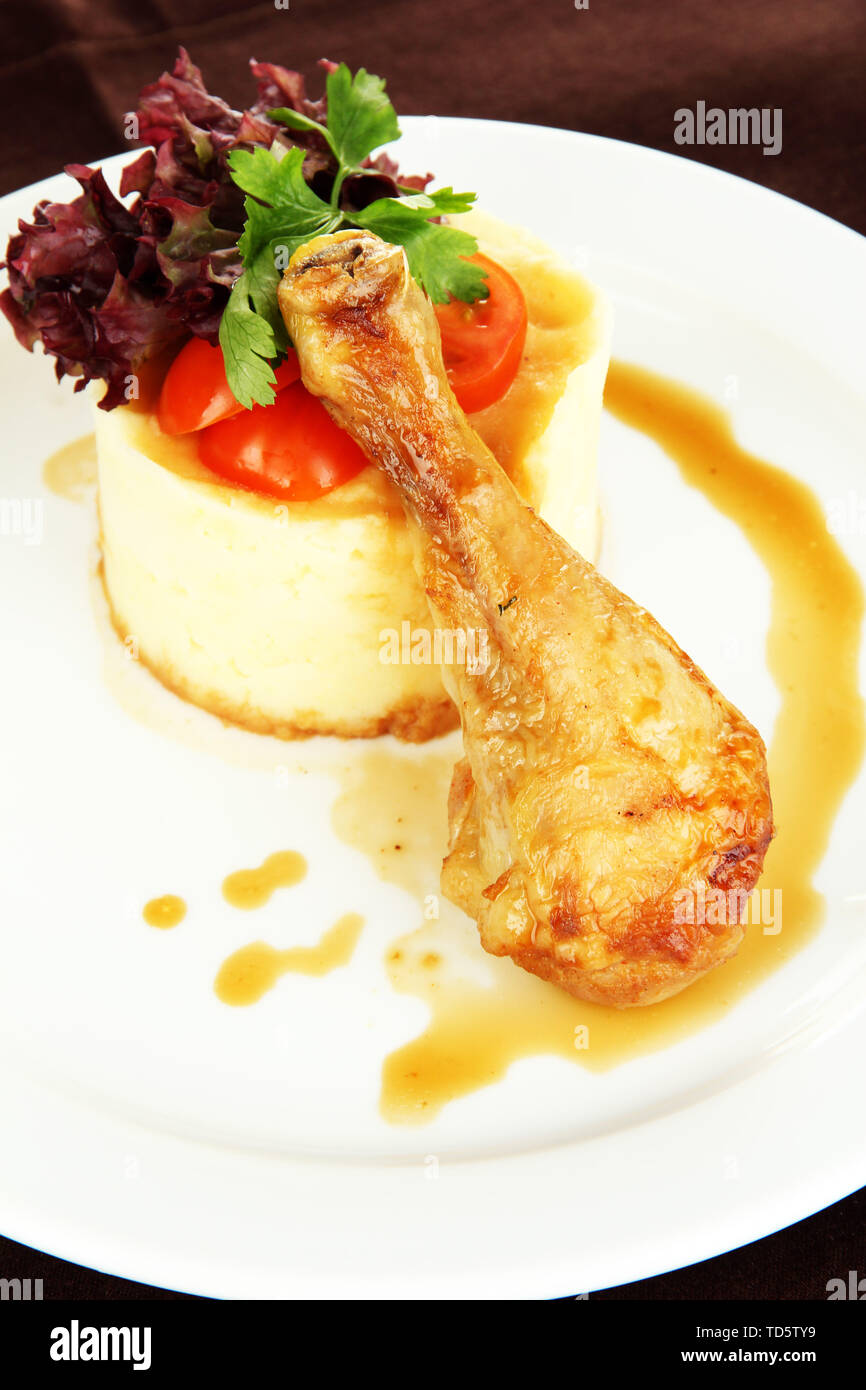 Big plate tiny portion hi-res stock photography and images - Alamy