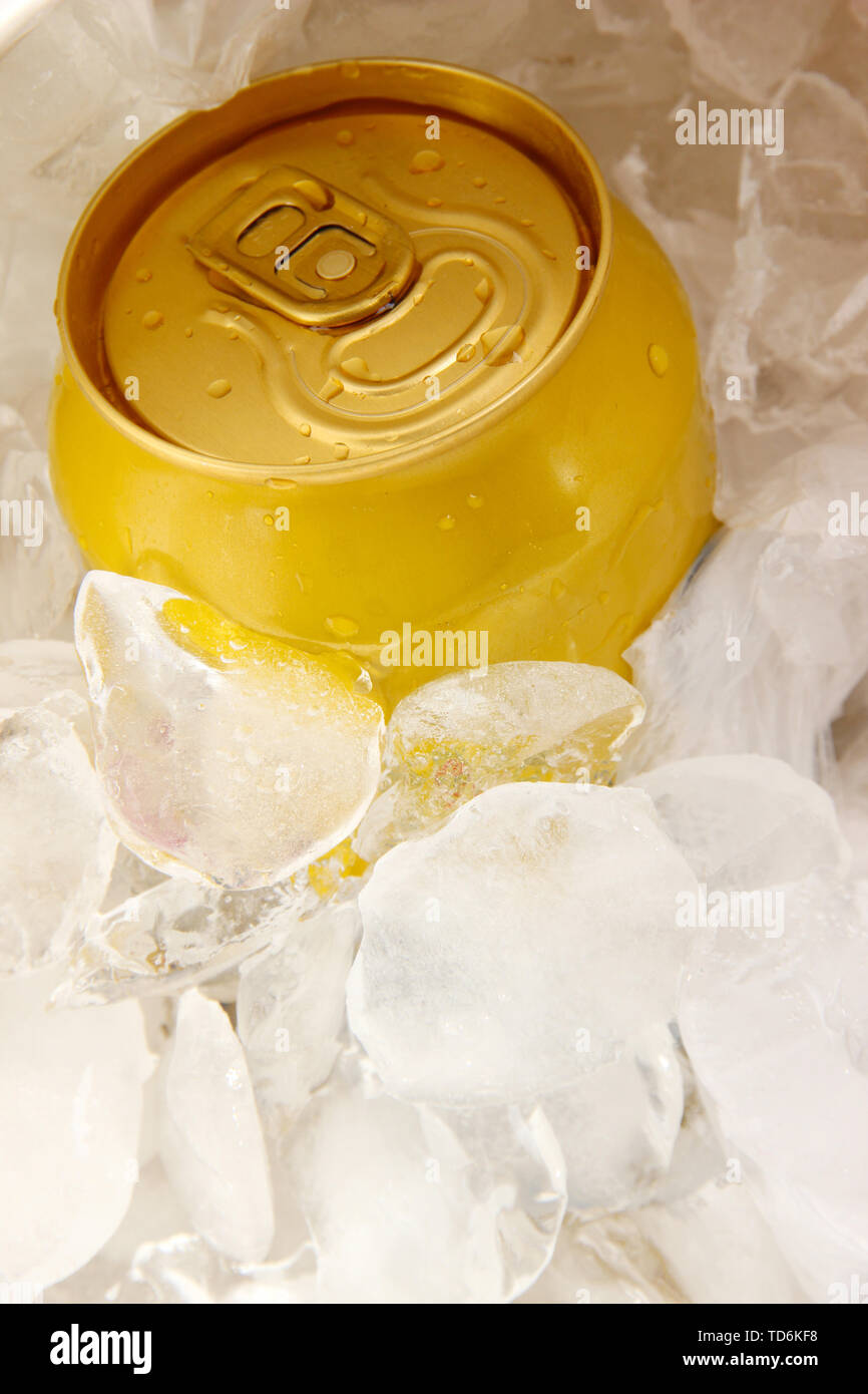 Metal tin with ice close-up Stock Photo - Alamy