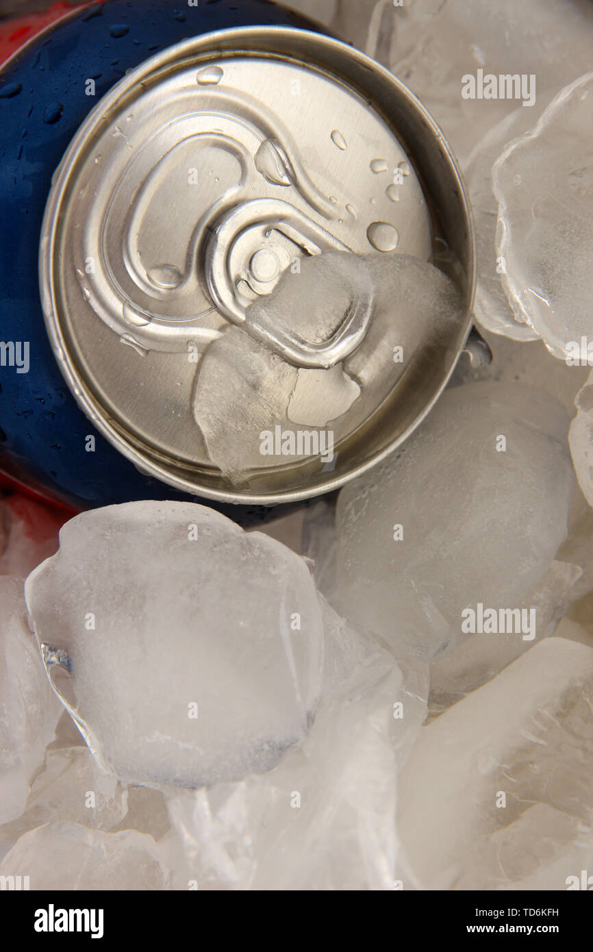 Metal tin with ice close-up Stock Photo - Alamy