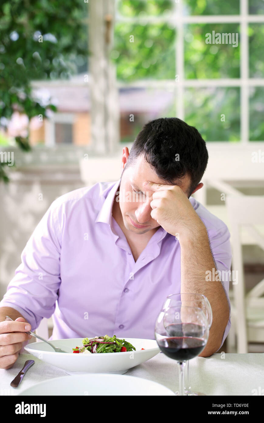 Man wait woman late hi-res stock photography and images - Alamy