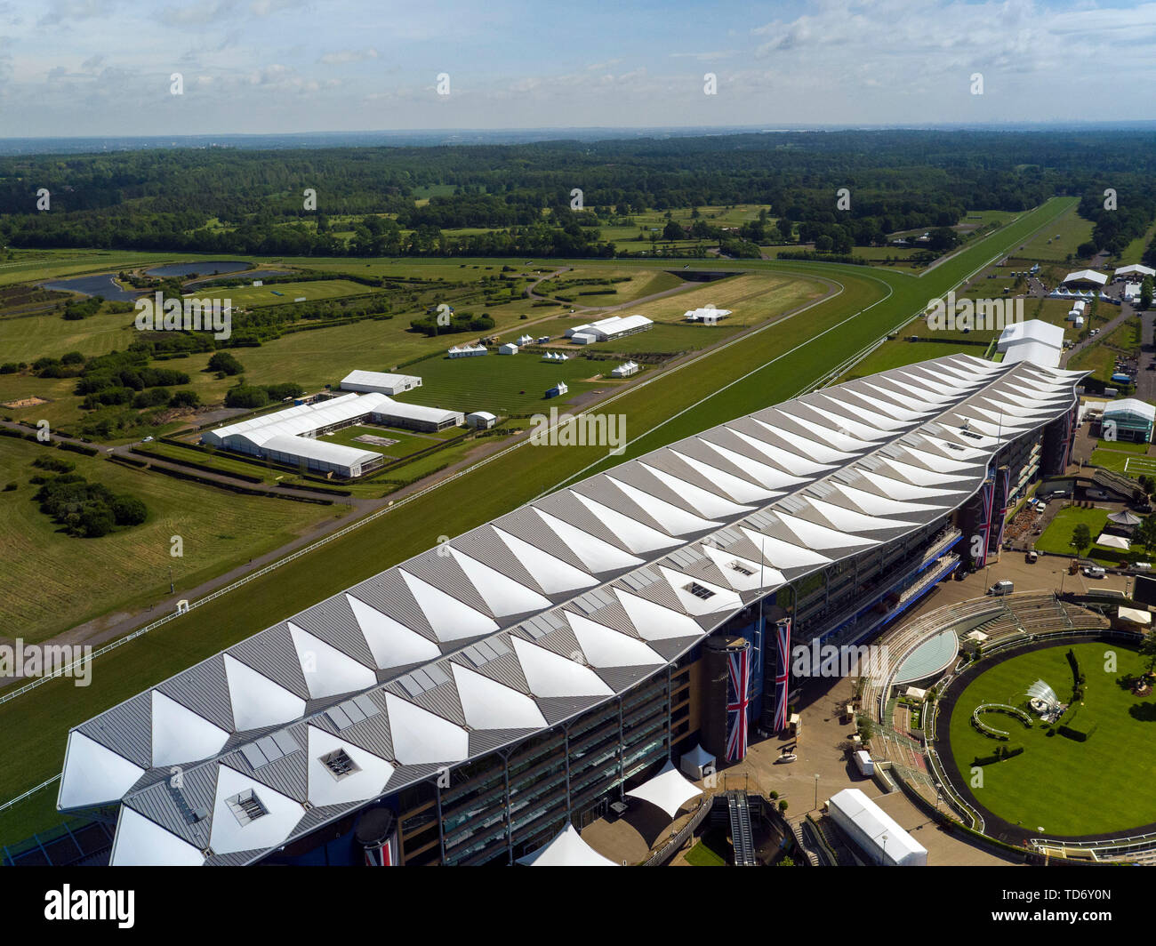 Ascot aerial hi-res stock photography and images - Alamy