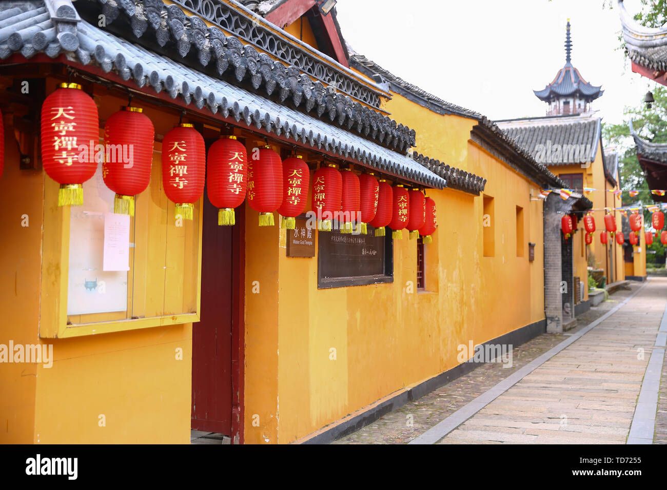 Nantong tianning temple temple architecture hi-res stock photography ...