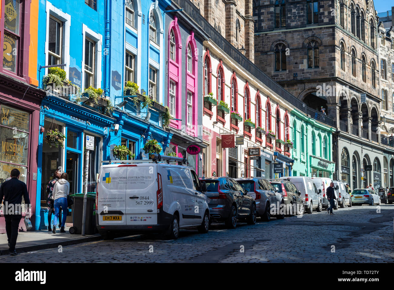 Colourful shopfronts along West Bow / Victoria Street in Edinburgh Old ...