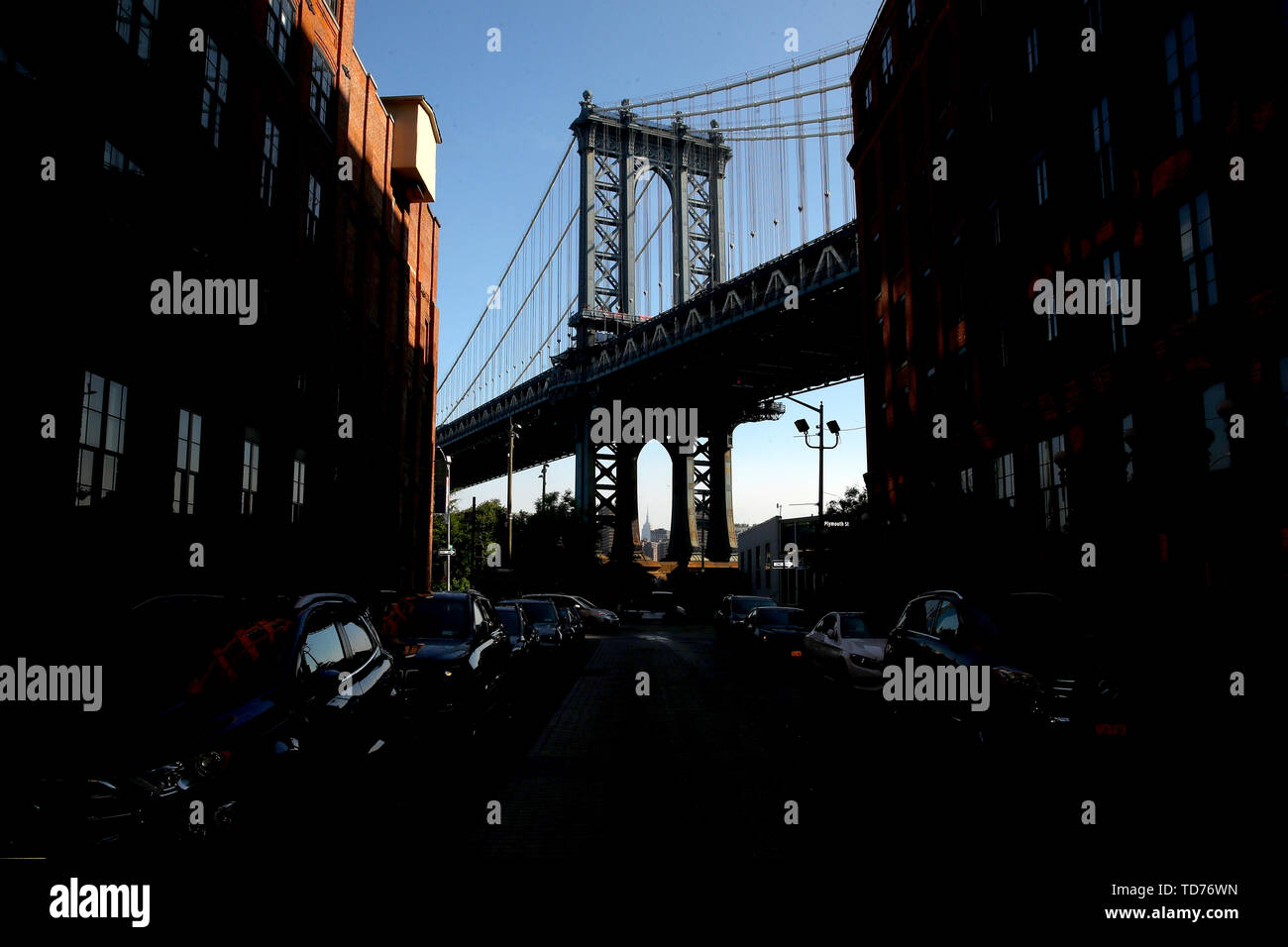 General view of the manhattan bridge from dumbo hi-res stock ...