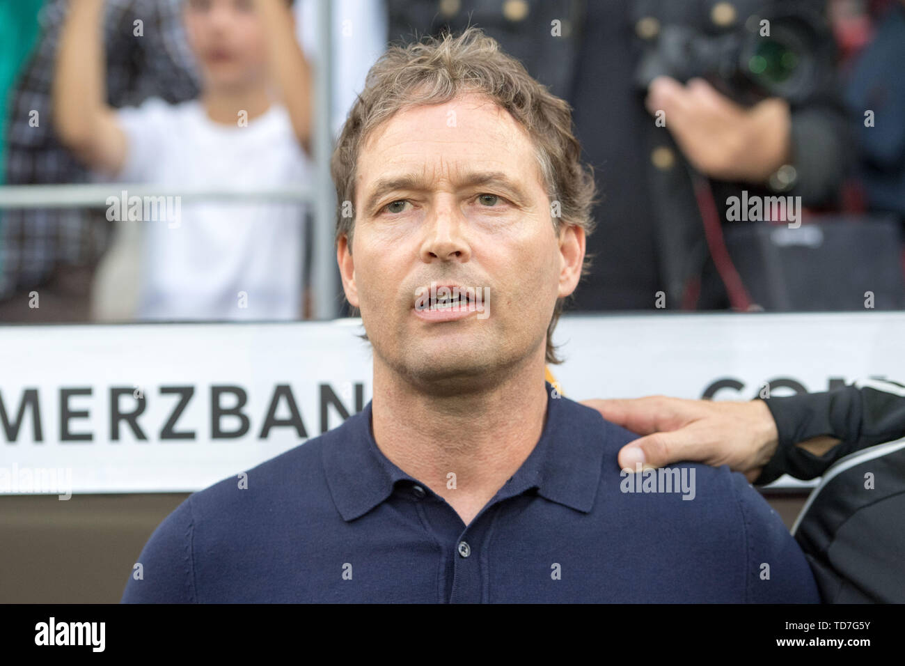 Pre match line up hi-res stock photography and images - Alamy