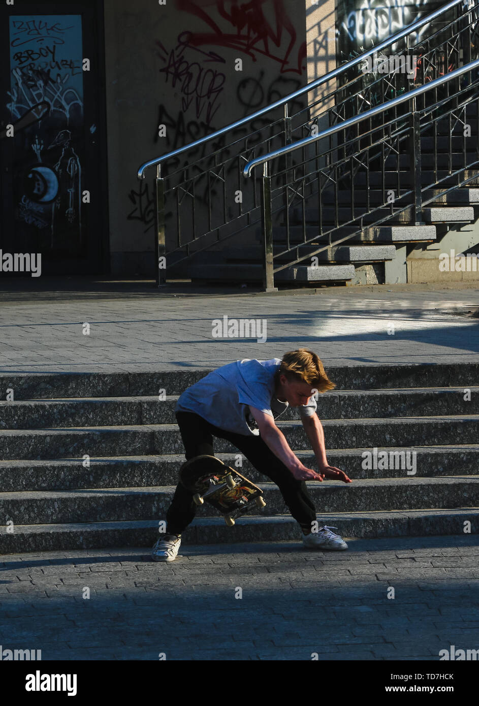 Boy fell down hi-res stock photography and images - Alamy