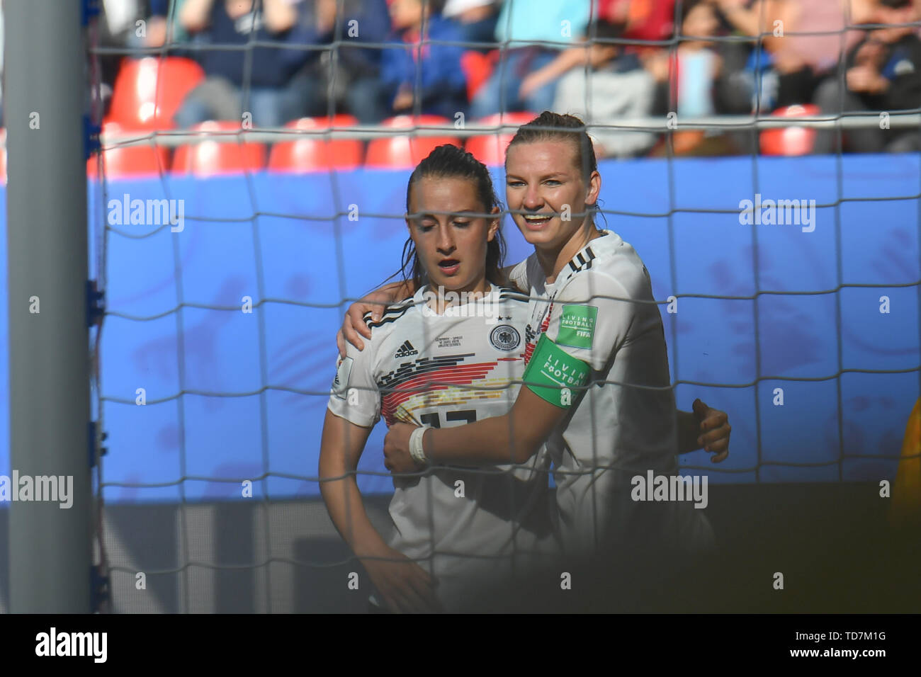 goalkeeper Sara Dabritz (DFB Women) (13) is a member of Alexandra Popp ...