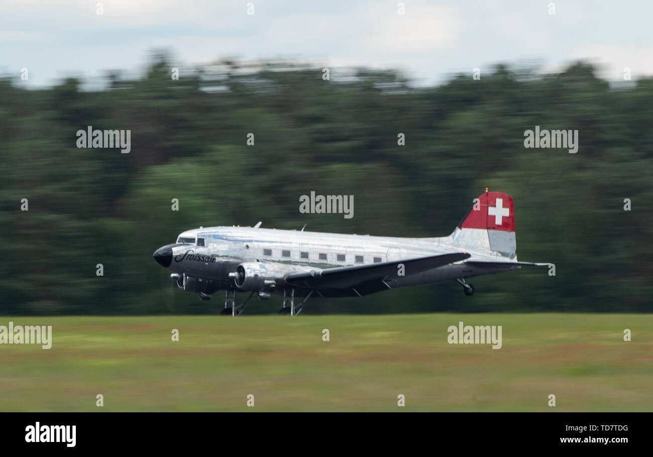 Fassberg, Germany. 13th June, 2019. A raisin bomber type Douglas C-47 ...