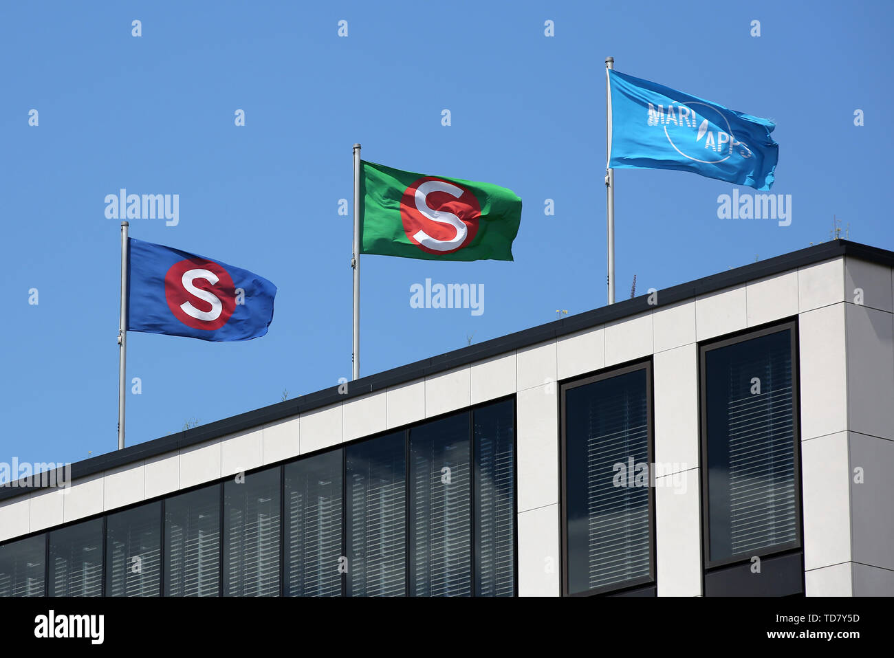 Shipping company logos hi-res stock photography and images - Alamy