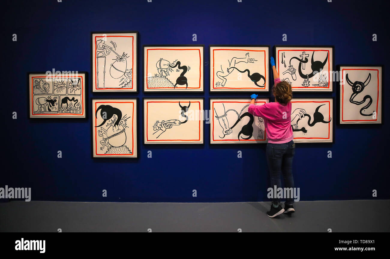 Keith haring hi-res stock photography and images - Alamy